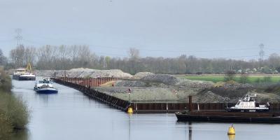 Barge Terminal Born